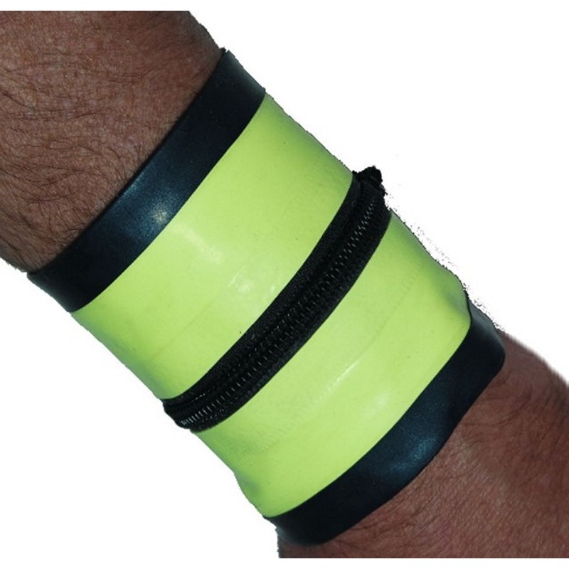 Premium wrist wallet
